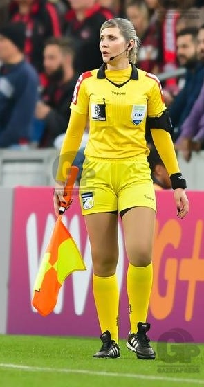 Top de Linha: Neuza Back - Bandeirinha gostosa