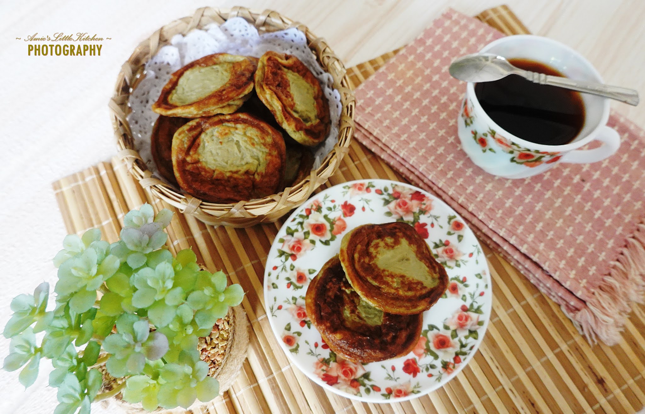 Sepiring Kuih Akok & Secawan Kopi Tenom - Amie's Little Kitchen