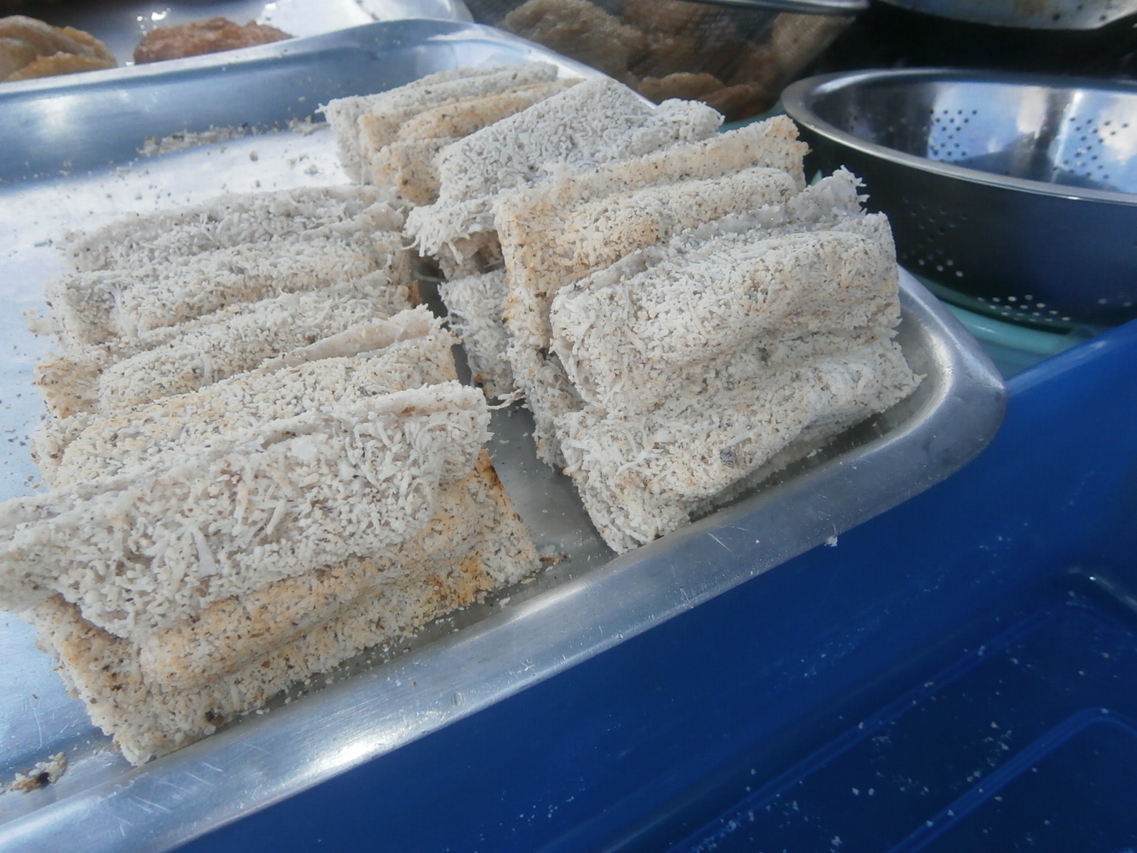 Love is all around: Kuih Dangai