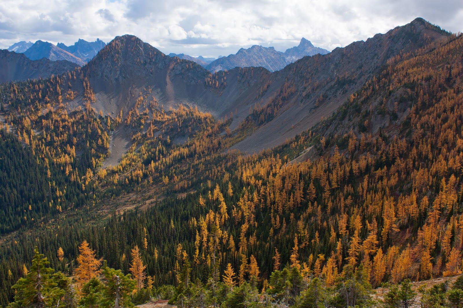 Hiking Shenandoah: Grasshopper Pass