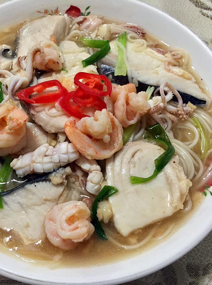 Seafood Mee Sua (hor fun style) 海鲜面线 by Rachel Leong
