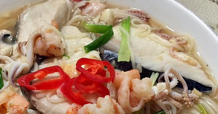 Seafood Mee Sua (hor fun style) 海鲜面线 by Rachel Leong
