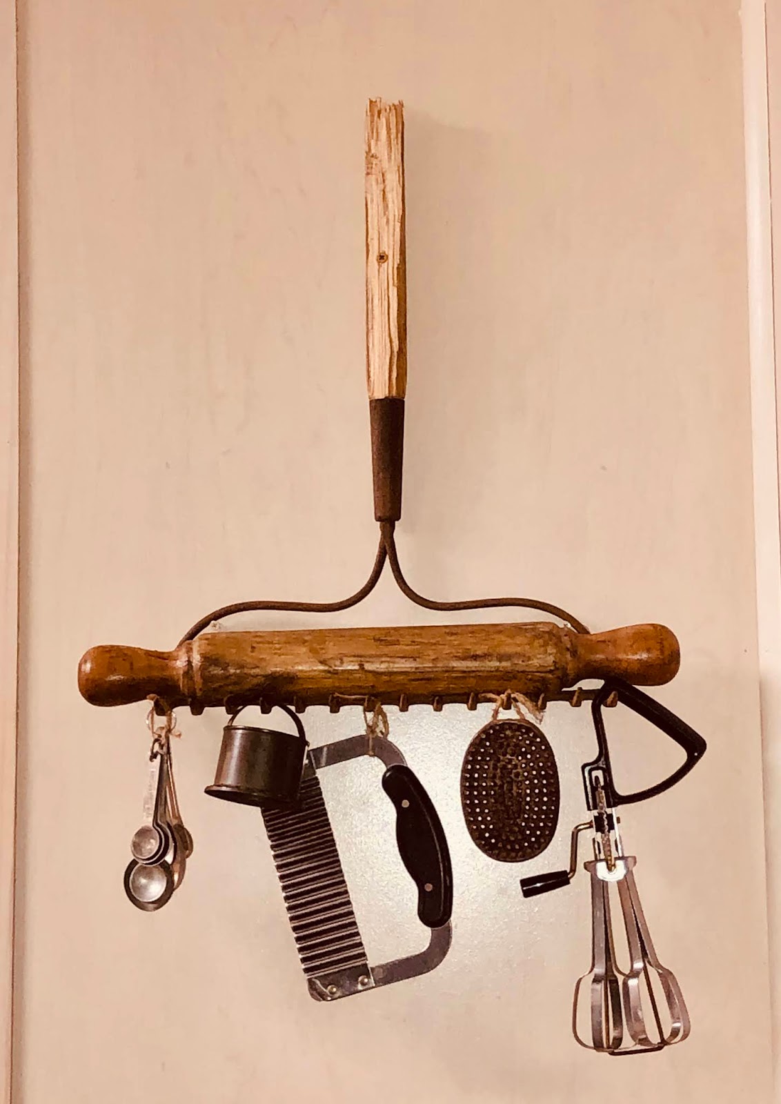 Ms. Nancy's Nook : My Vintage "Rake Rack" DIY
