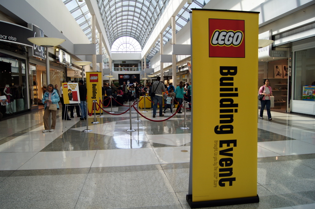 Mashed Thoughts: Lego Store Grand Opening Building Event