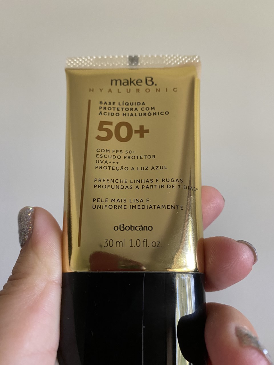 Nova base Make B. com ácido hialurónico
