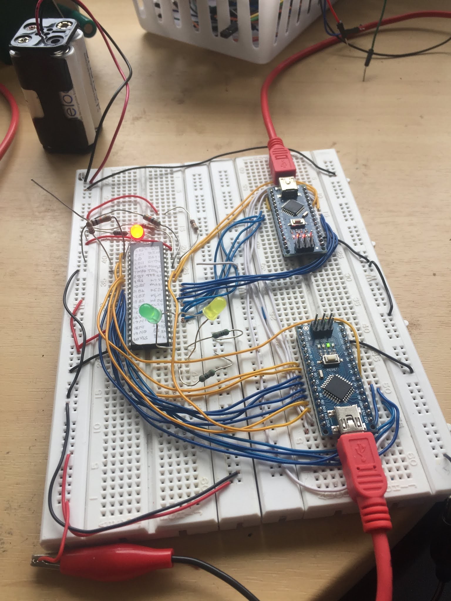 1802 and Arduino: Two Nano version finished on breadboard