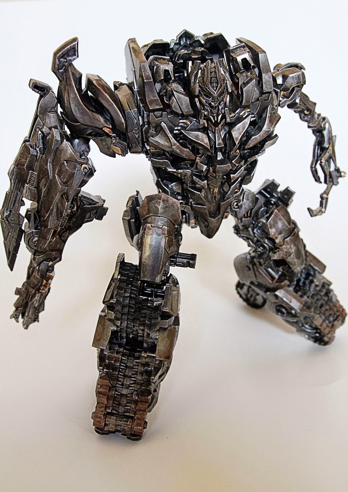 Minor/Repaint: - Leader Class Megatron 2009 ROFT custom | TFW2005 - The ...
