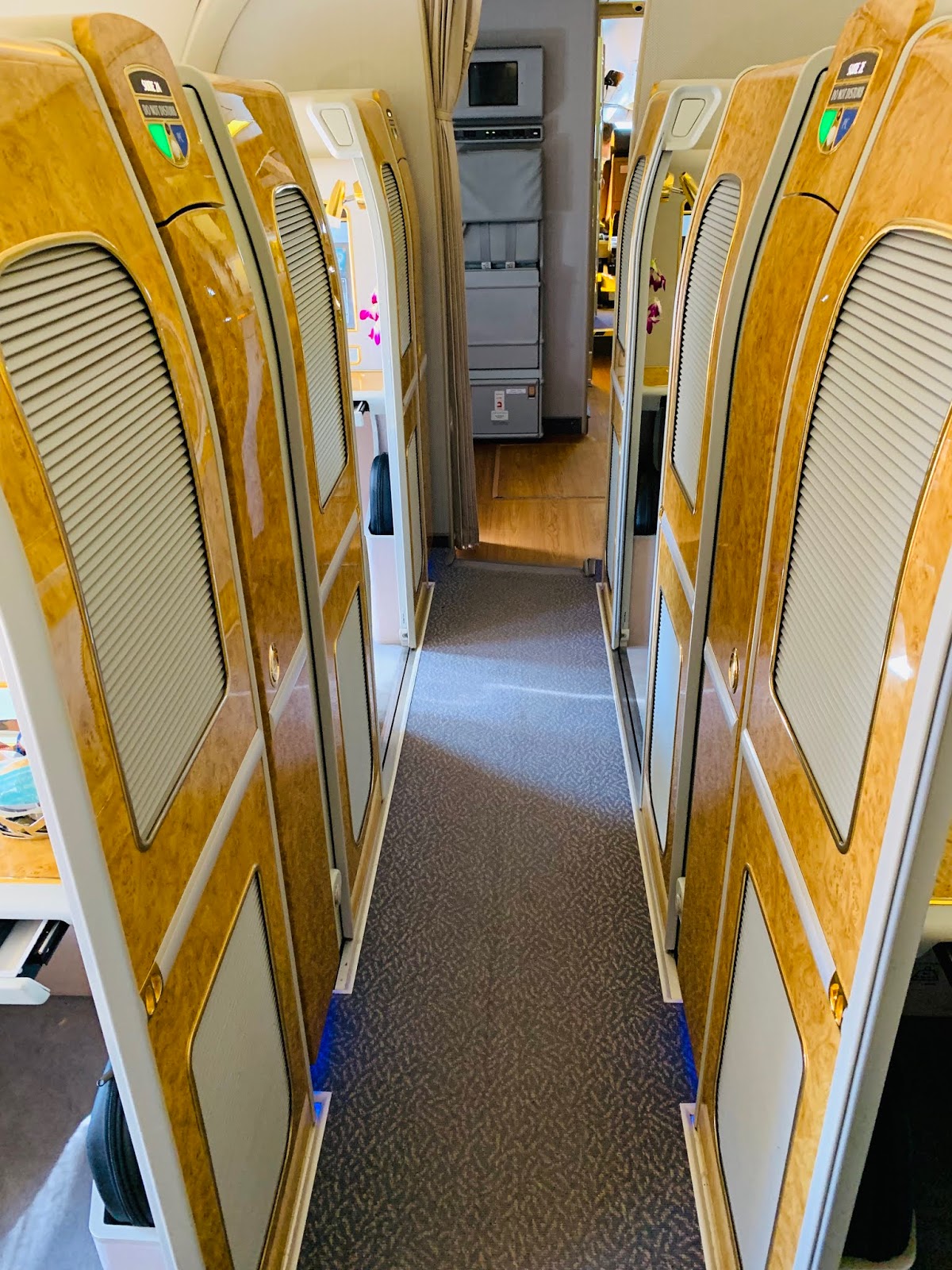 Review: Emirates EK417 First Class Boeing 777-300ER Sydney to Dubai ...