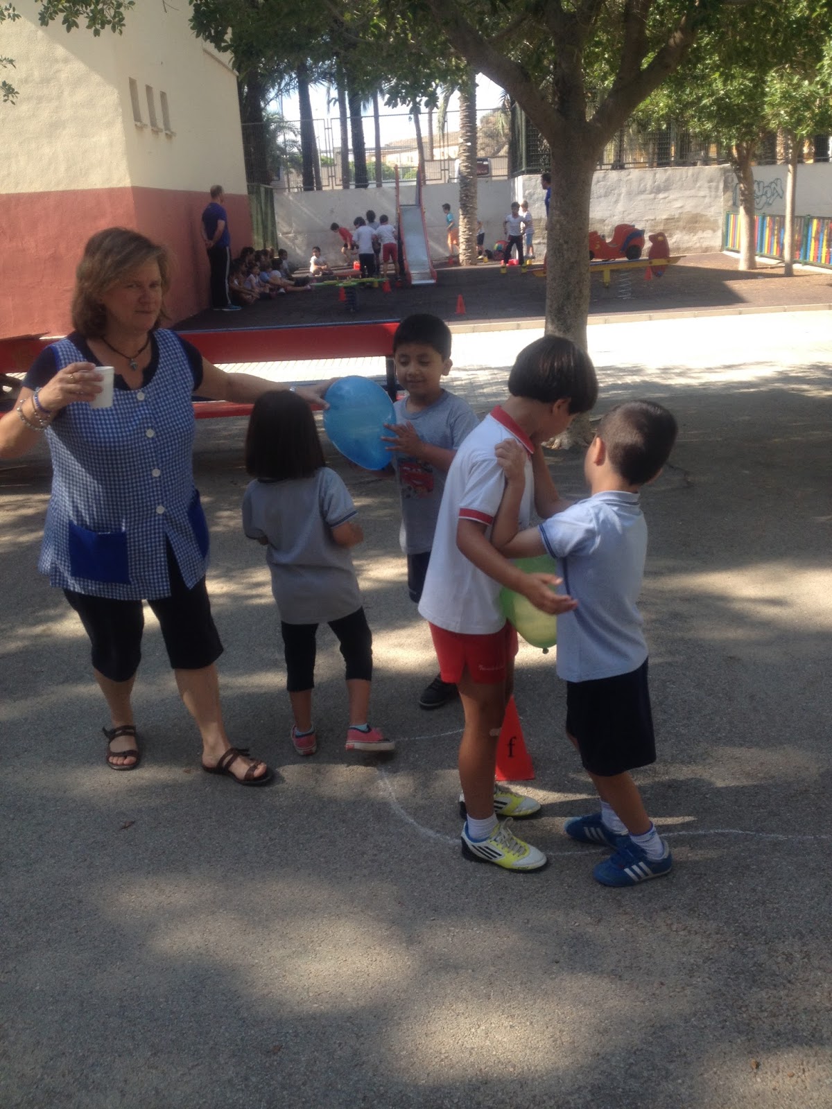 Pequeños monstruitos: JUEGOS PARA CELEBRAR EL FIN DE CURSO