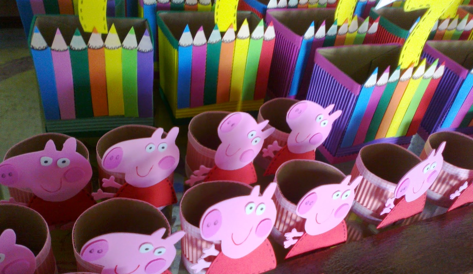 Garota Sapeca: Lembrancinha para aniversário da Pepa Pig em eva e papel ...