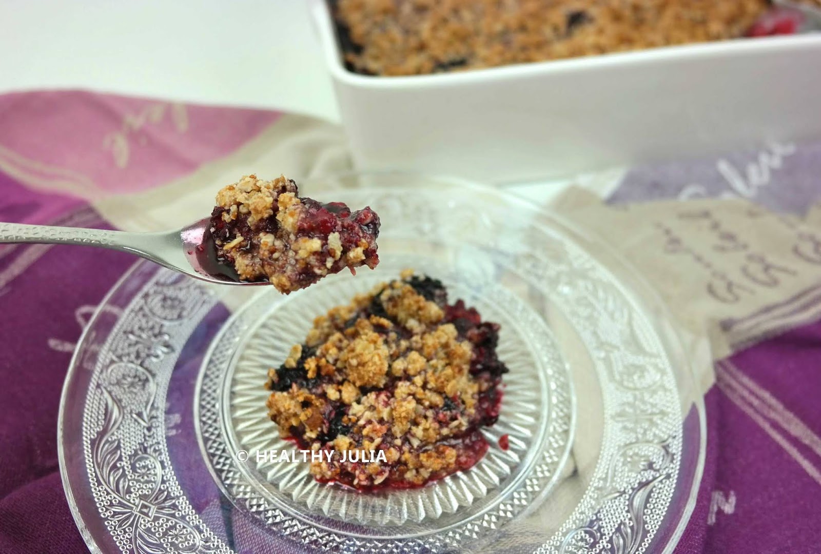 COOKING JULIA : CRUMBLE DE FRUITS ROUGES AU BEURRE DE CACAHUÈTE