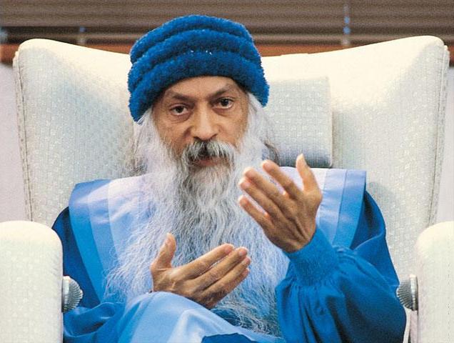 ESOTERICA: LAS DIFERENTES APARIENCIAS QUE TUVO OSHO