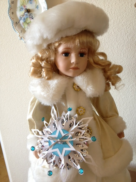 Paper Craft Creations: Icy Turquoise Snowflake Rosette Ornament