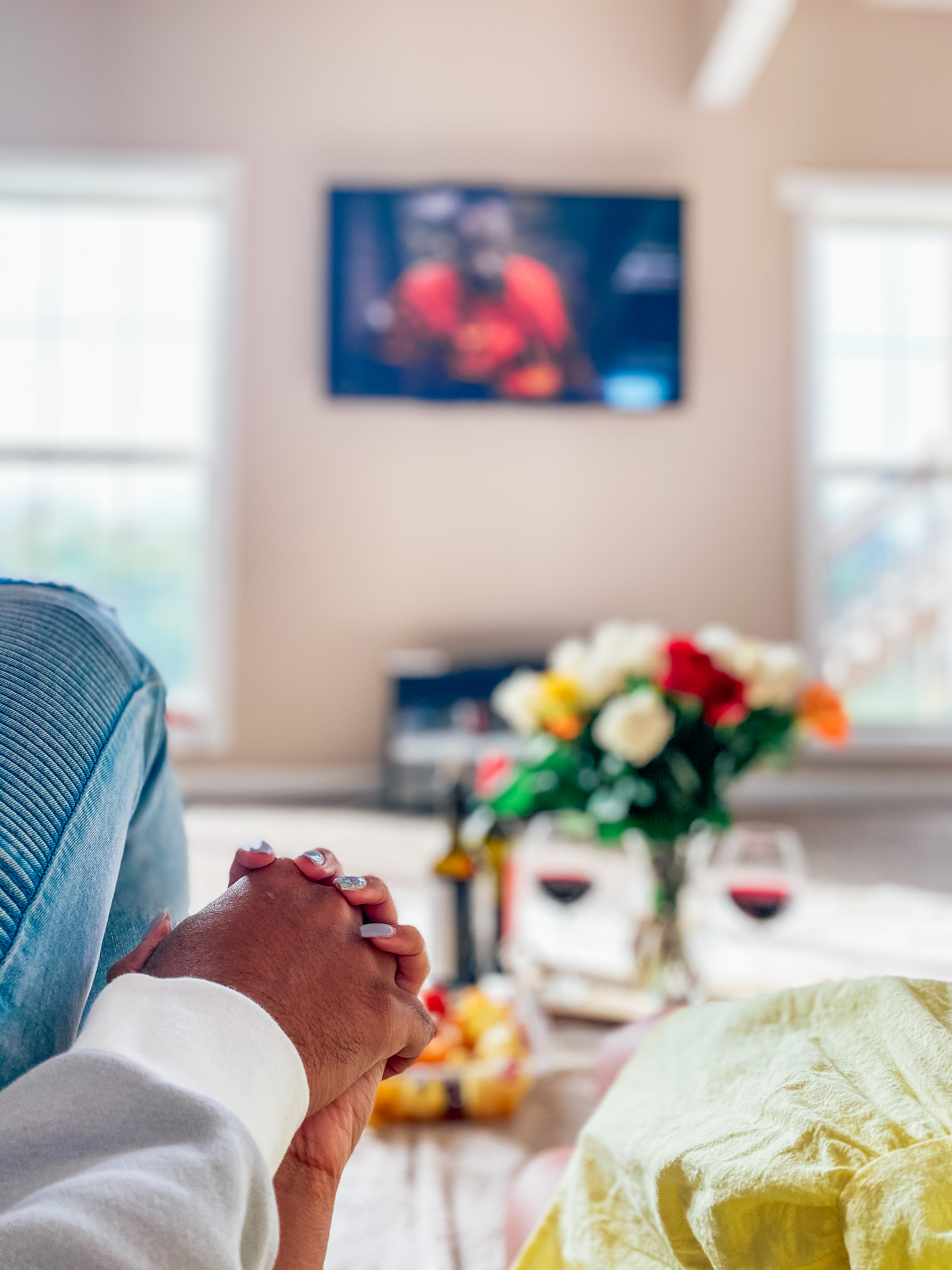 How to Have a Cozy Indoor Picnic at Home — Through Jam's Eyes