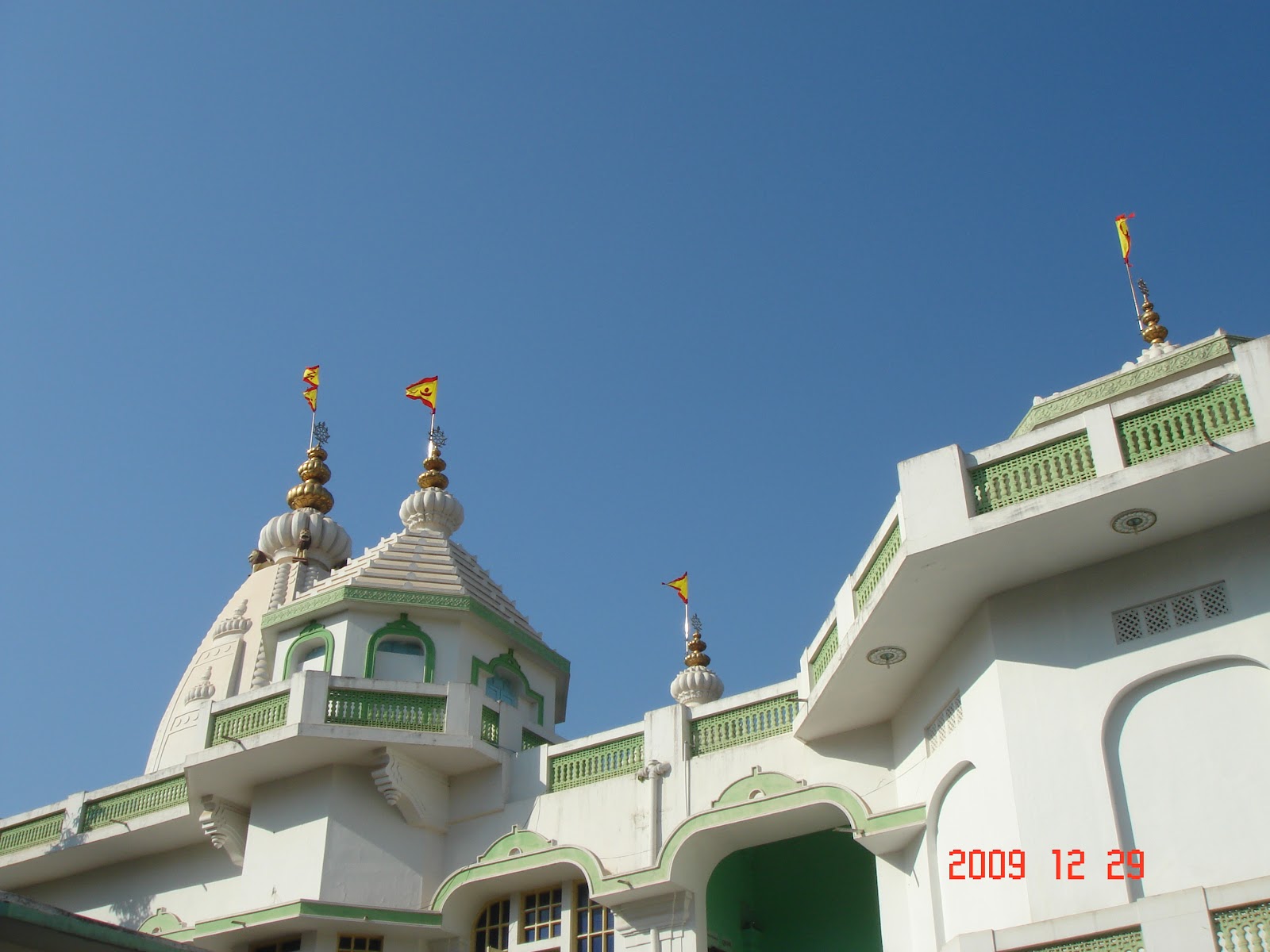 Sorisha - Cooking at Pragyan's: Iskcon Temple food in different corners ...