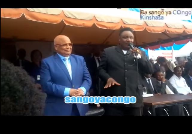 Congrès FONUS : OlengaNkoy présente Katebe Katoto aux Kinois . " Azali mutu ya suka asololaki na ...