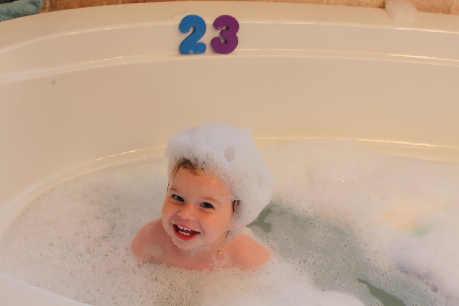 THE MACMASTER FAMILY BLOG: I'M 23 MONTHS OLD!!!!