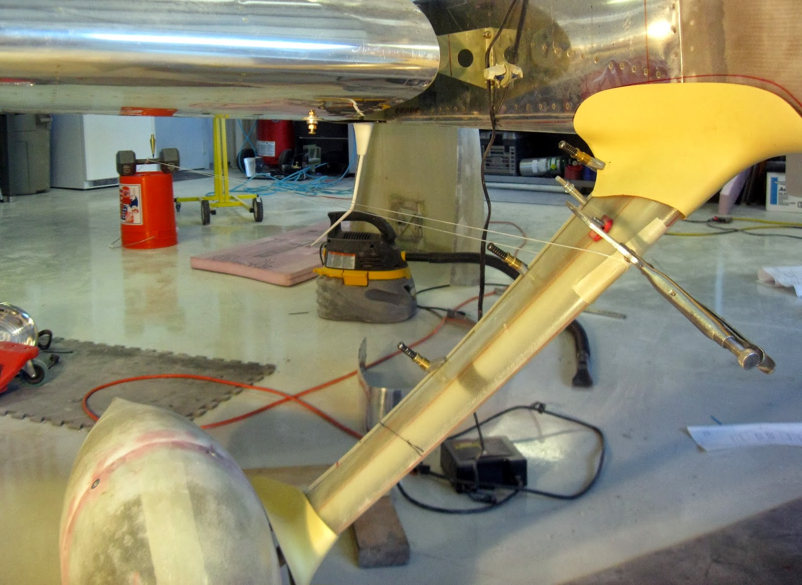 Ron's RV7 Factory: Gear Leg Fairings HOBBS 2570.0 hrs