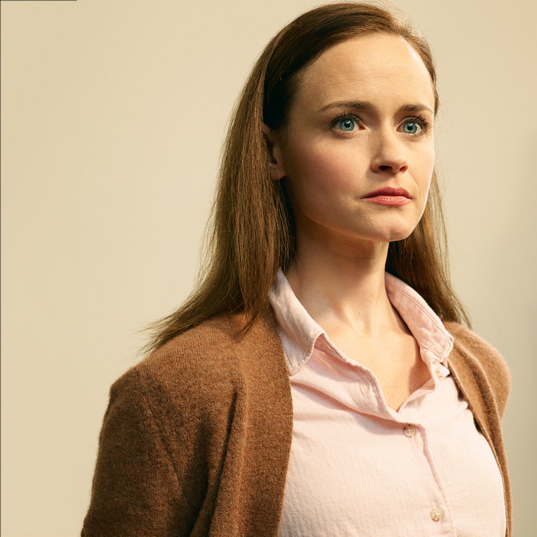 Emily Malek - The Handmaid's Tale Brasil