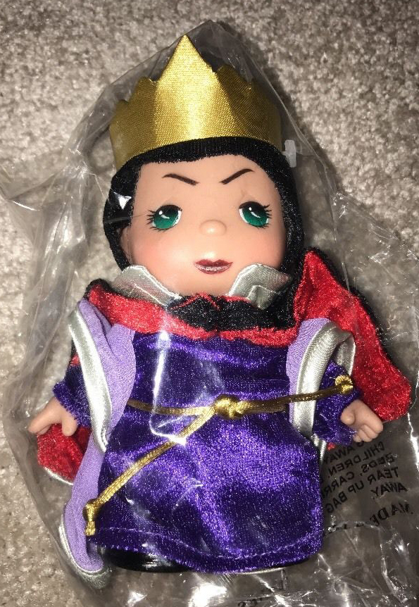 Filmic Light - Snow White Archive: 2017 D23 Expo Precious Moments ...