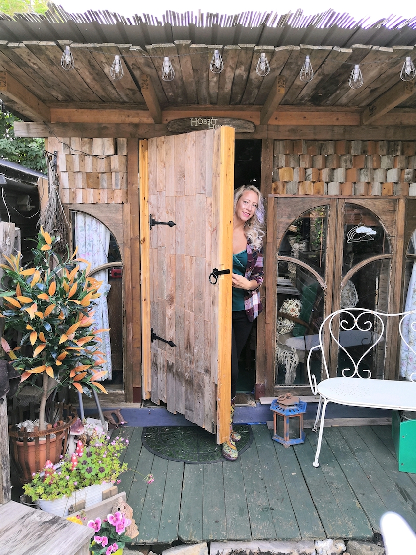 Shedworking: Budget pallet Hobbit House