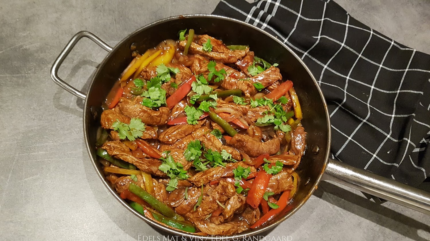 Edels Mat : Fusion BIFFSNADDER med pommes frites og bearnaisesaus