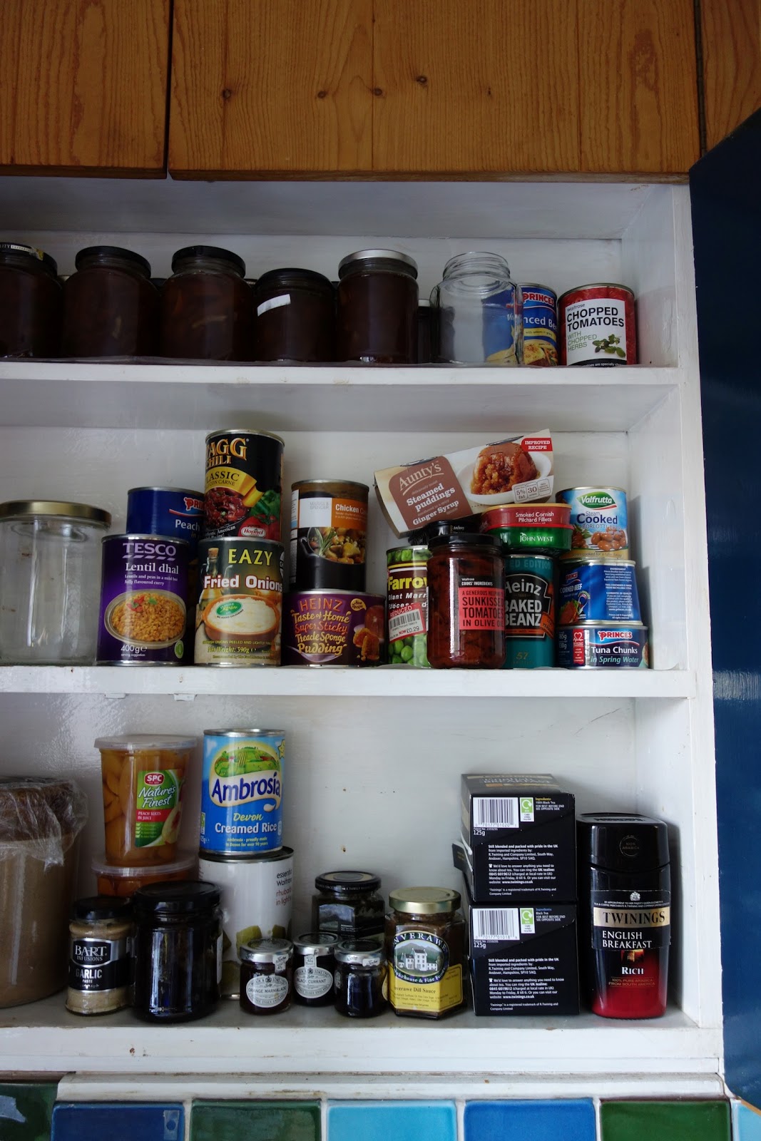 forms traced by light: a kitchen cupboard