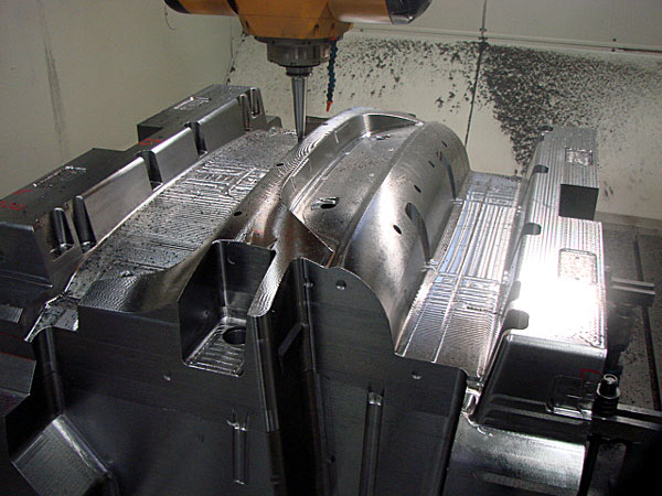 Breton Matrix e Flymill: le macchine ideali per lavorare gli stampi ...