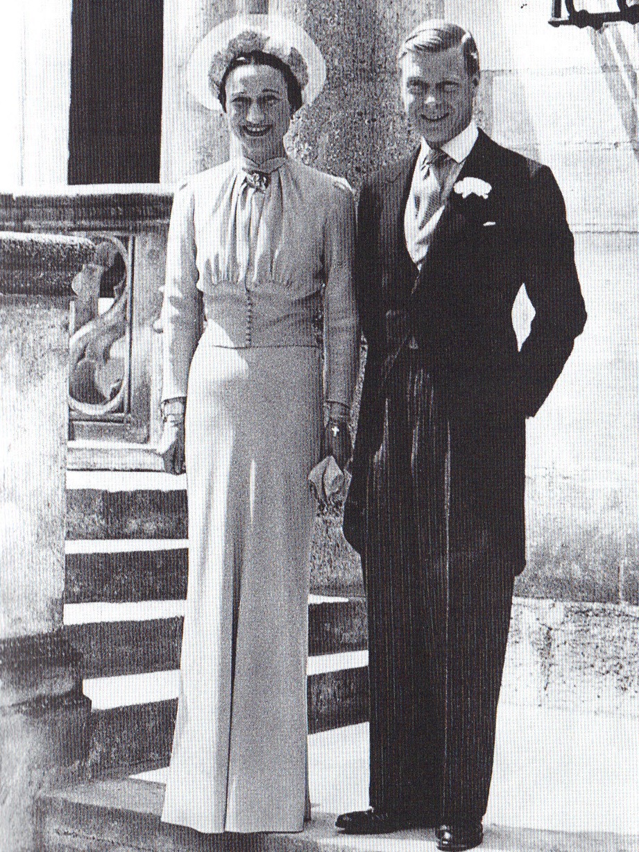 Bare Threads: Edward and Mrs Simpson