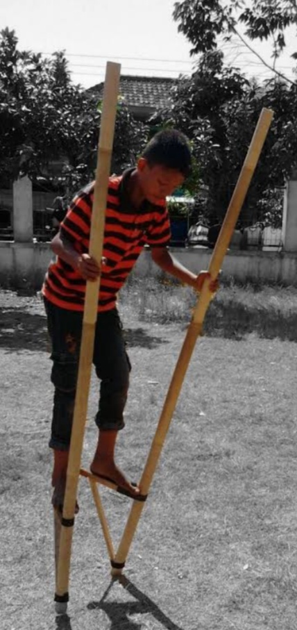 PUSAT KERAJINAN BAMBU DAN KAYU: Jual Egrang Bambu&Egrang Batok Kelapa ...