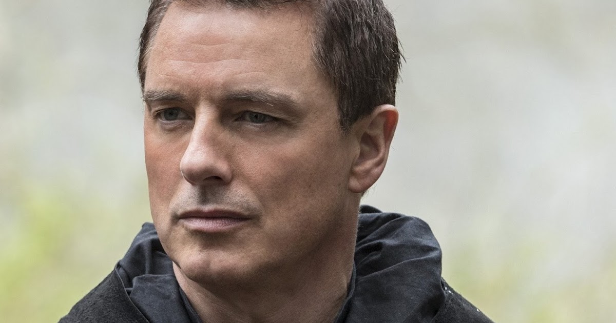 Malcolm Merlyn Equipment - Arsenal, Weapon & Abilities