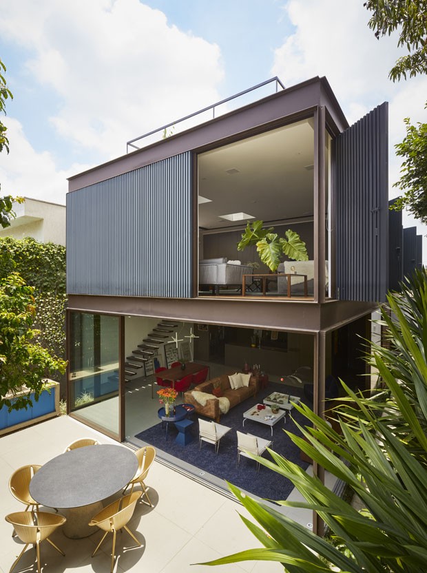 200 sq m House Integrated with Nature by FCstudio, São Paulo: Most ...