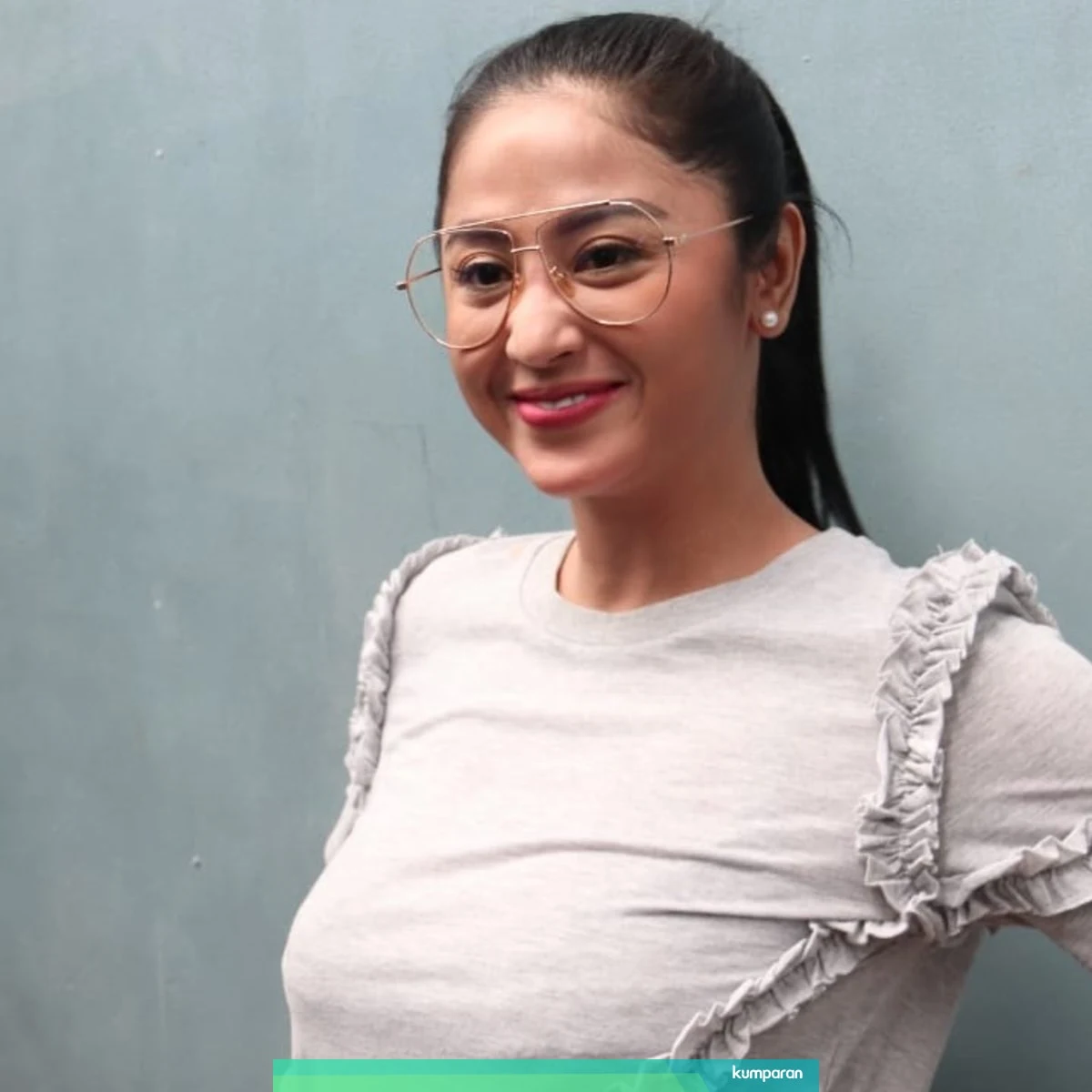 Dewi presik saat pakek Hijab bikin panggling penggemar - Republic ...