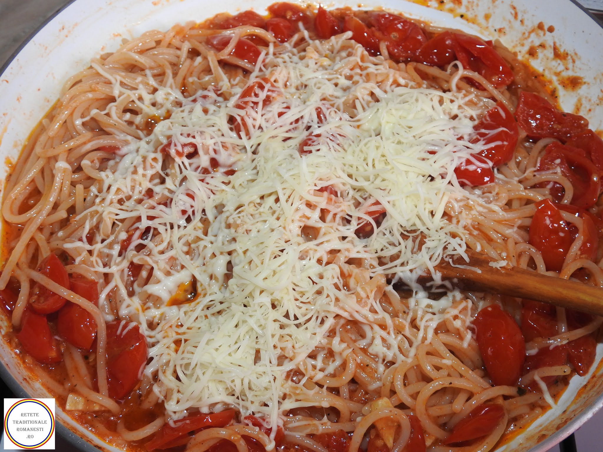 Retete Culinare : Retetetraditionaleromanesti.ro: Spaghete cu rosii si ...