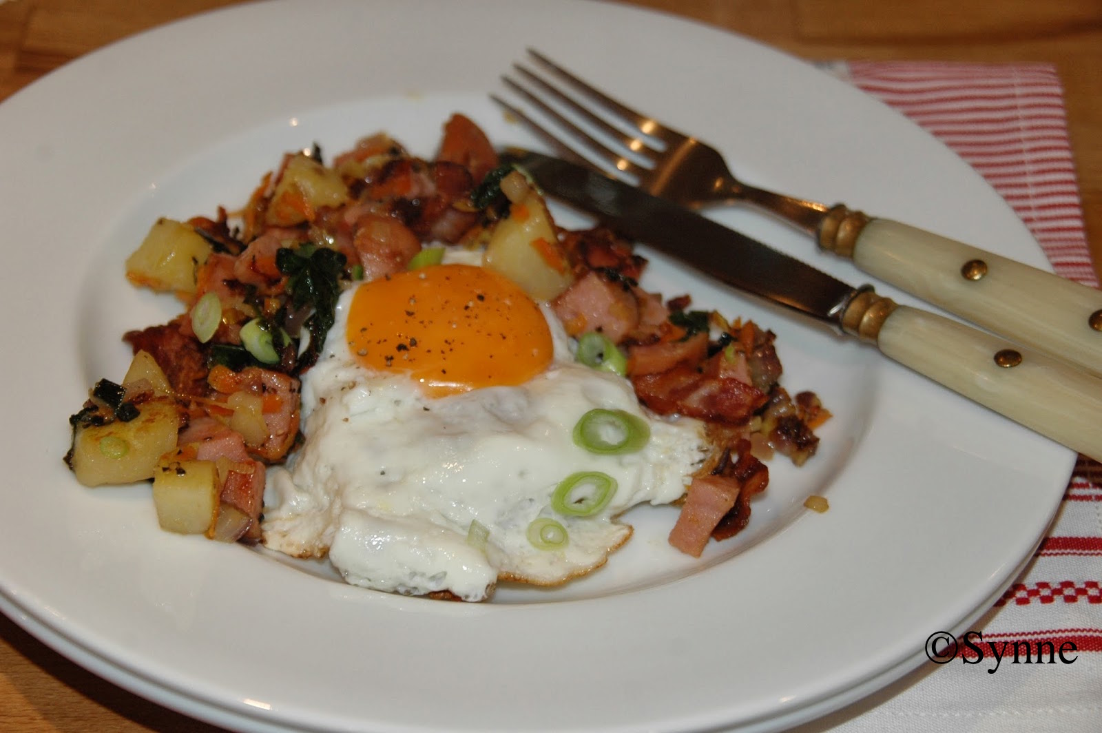 ganske enkelt: Pytt i panne med spinat