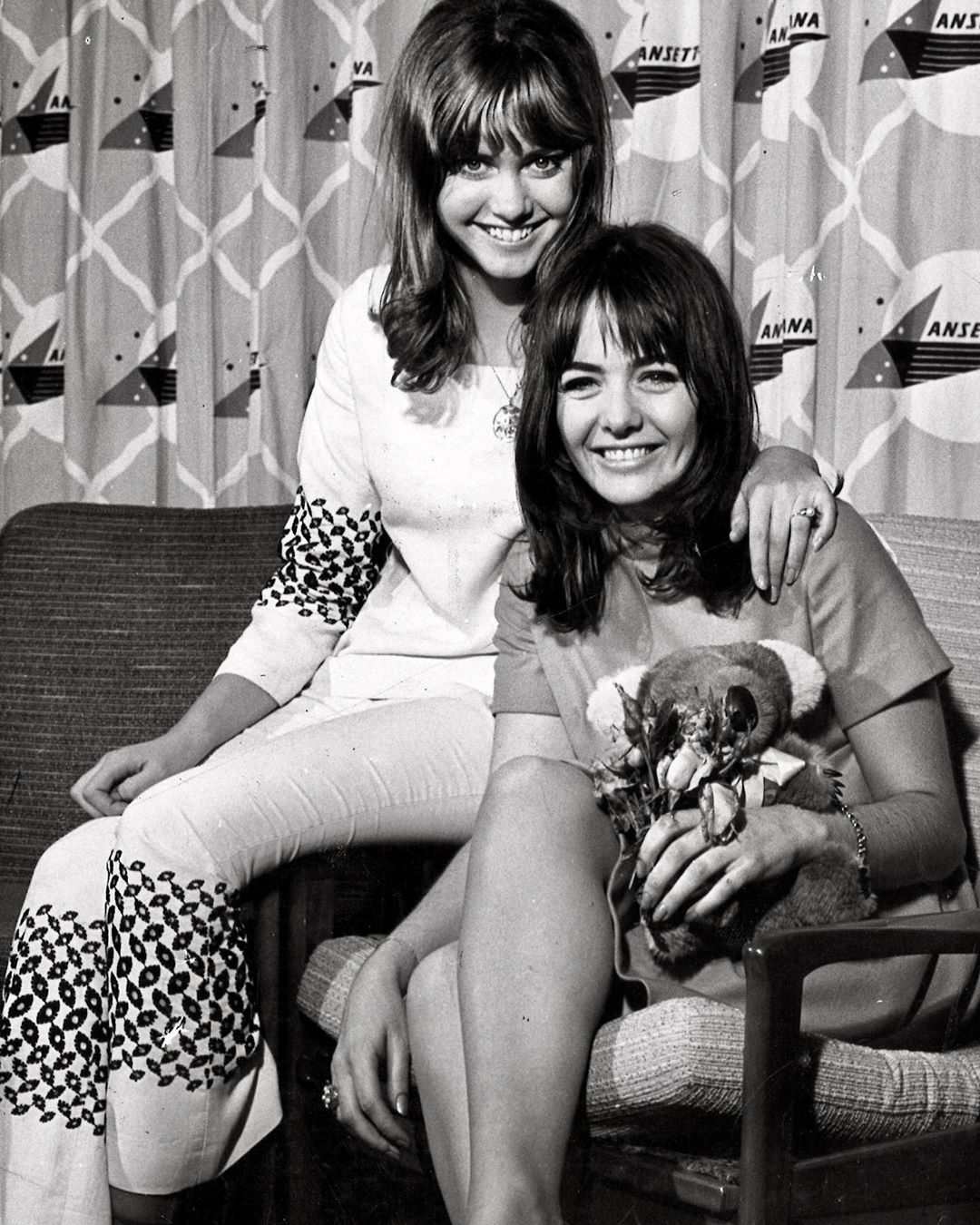 ONE WOMAN'S JOURNEY THE UNOFFICIAL BLOG: L'INSTA DU JOUR