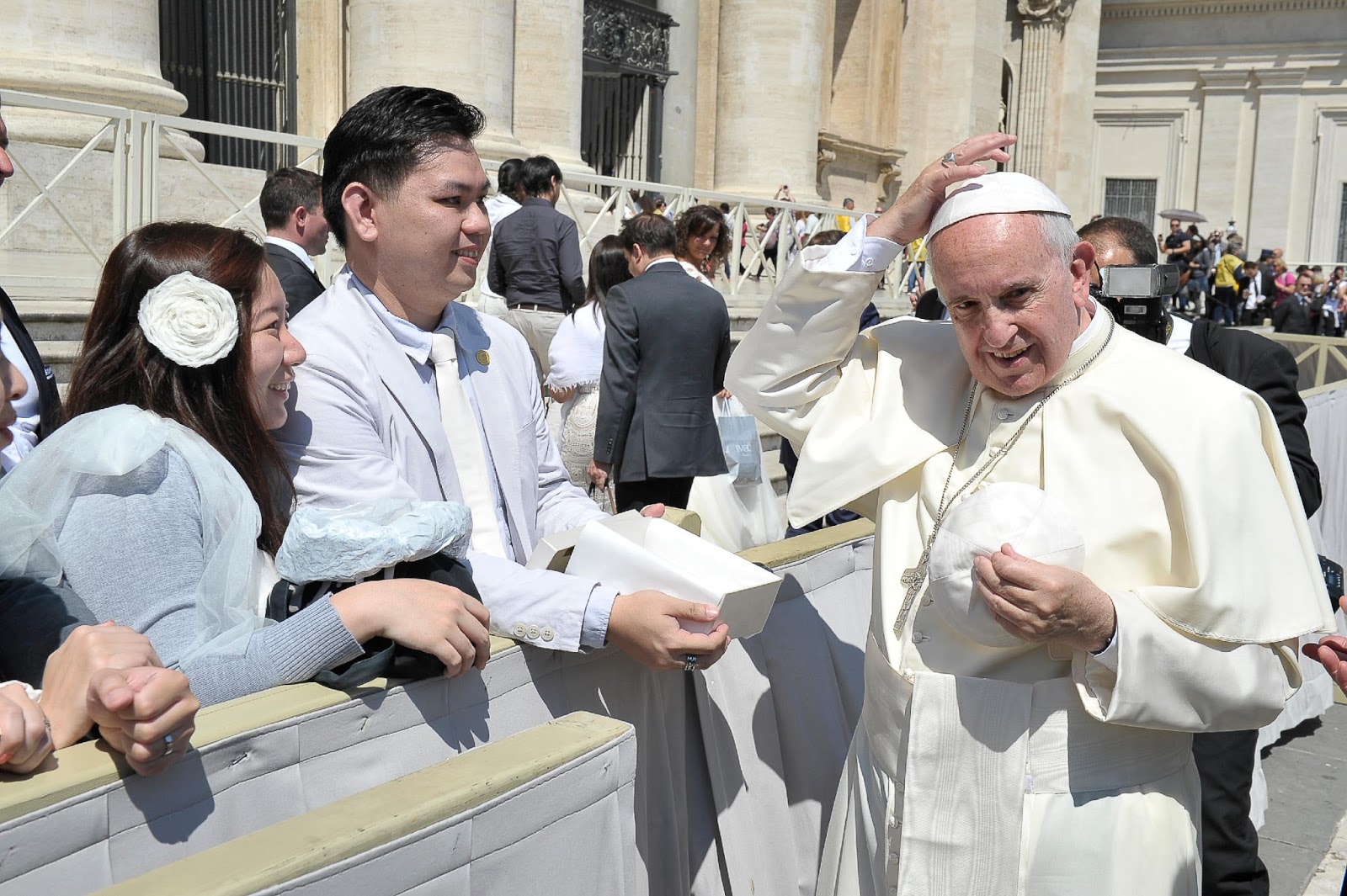 Little Lil Round: Our Europe Honeymoon at Vatican City: Attending ...