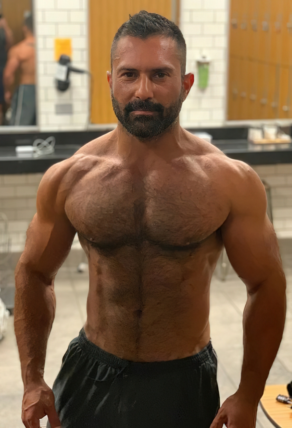 Maximum Masculinity - Hot Personaltrainer & Super Macho Bodybuilders ...