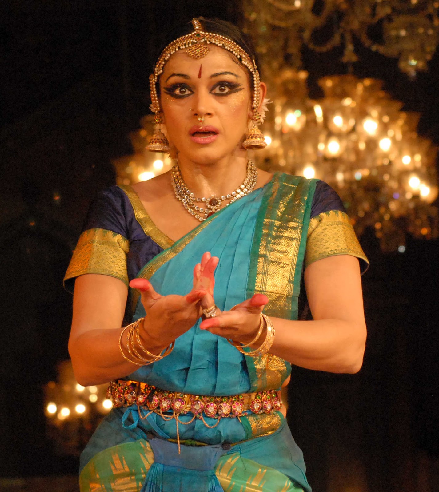 Shobhana Rare Gallery - Dancing in a Function ~ Cine Aspirants