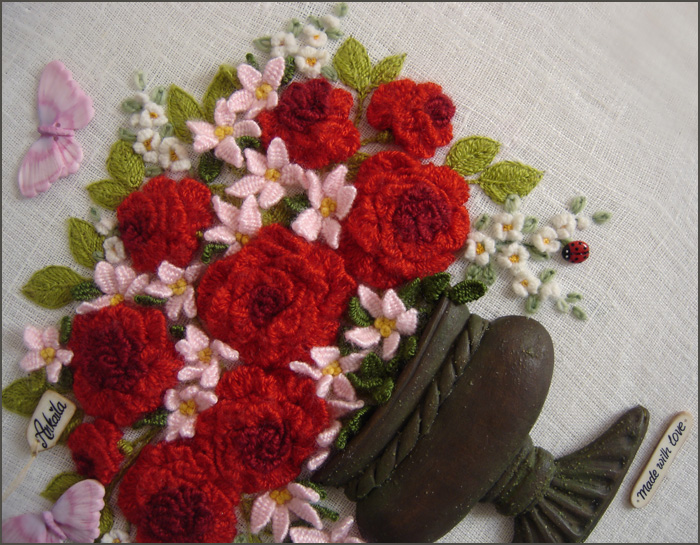 Ankaila: Red rose bouquet - Hand Embroidery Design