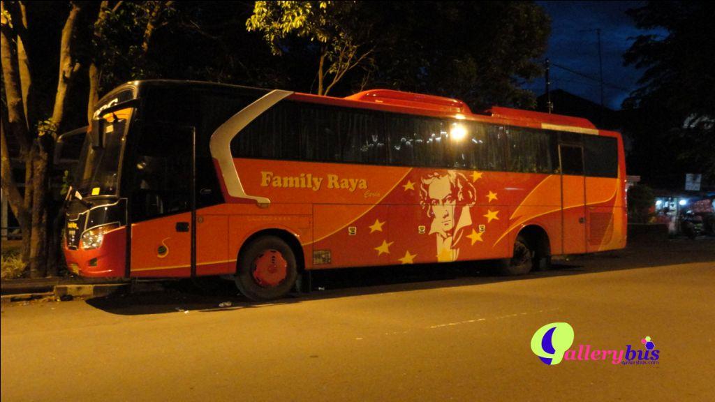 Family Raya - Legacy | Laksana Touring Coach Posted by Gallerybus