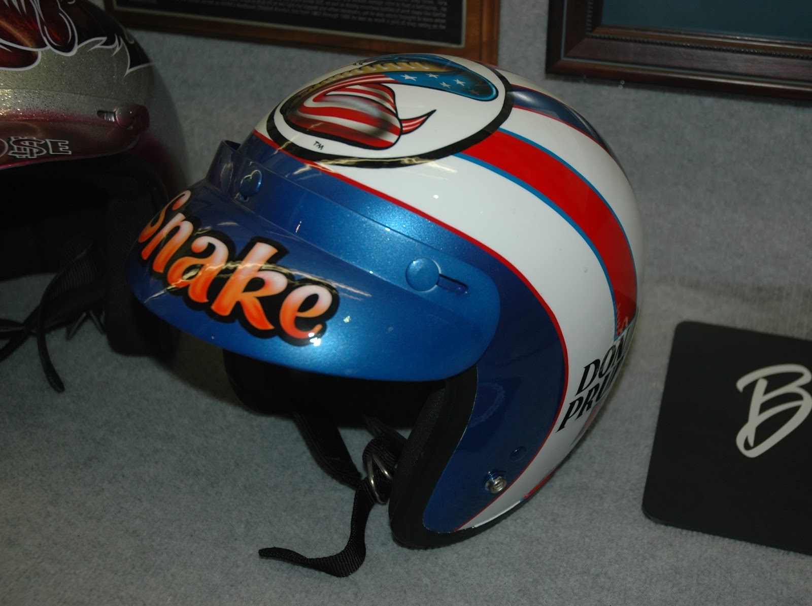 POPPA WHEELIE: Helmets