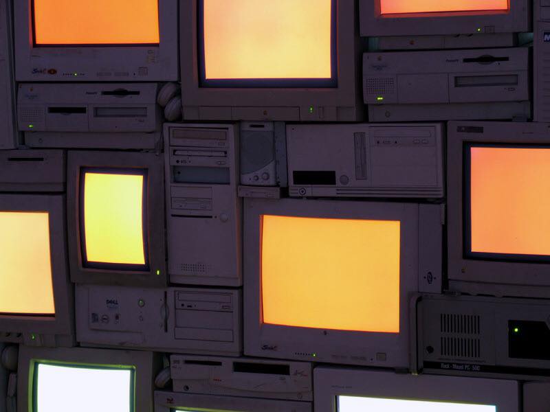 Creative and Innovative Uses for your Old Computer Monitors - Creative DIY