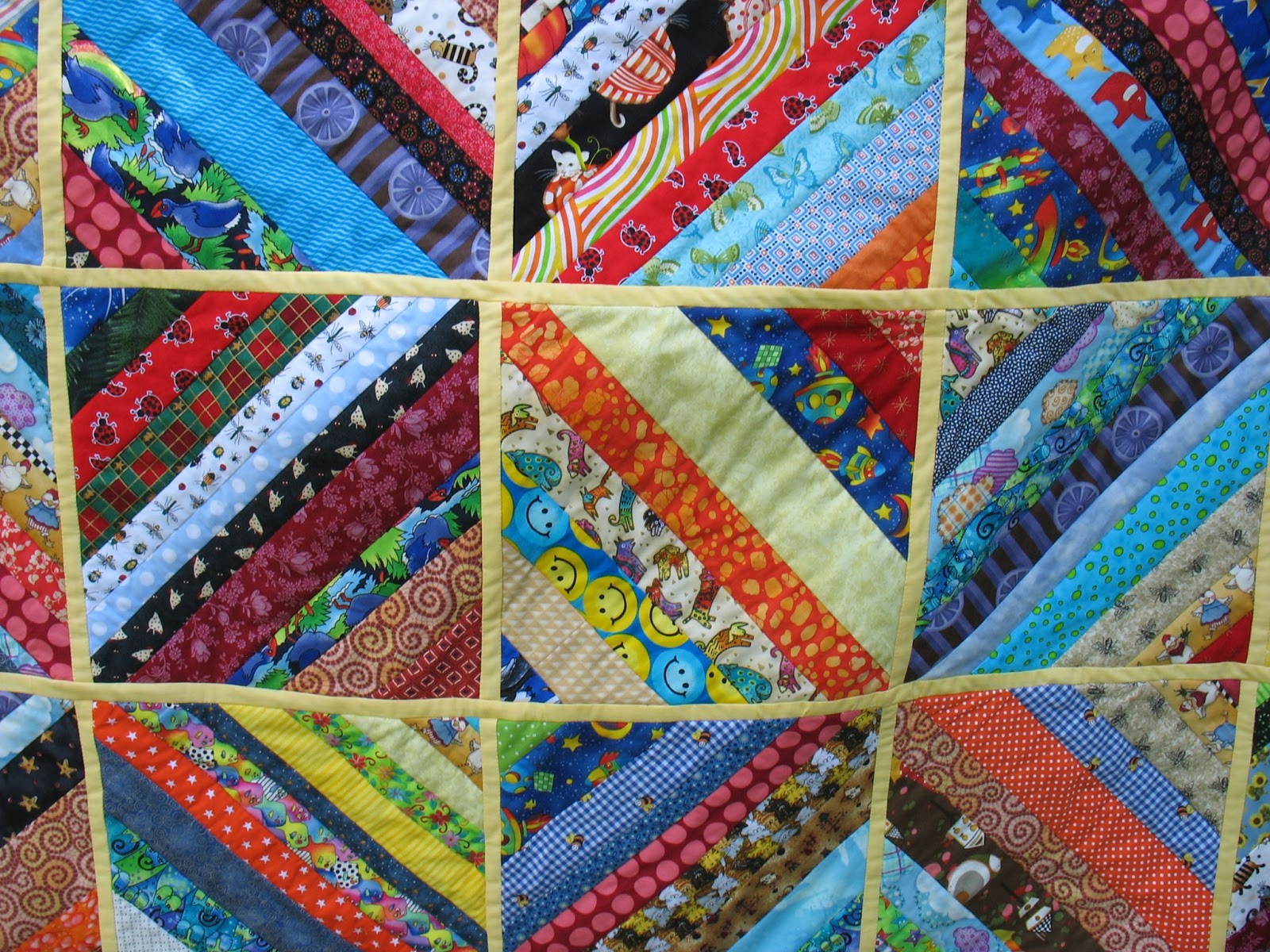 Koshka2 Quilts: QAYG String Quilt finished