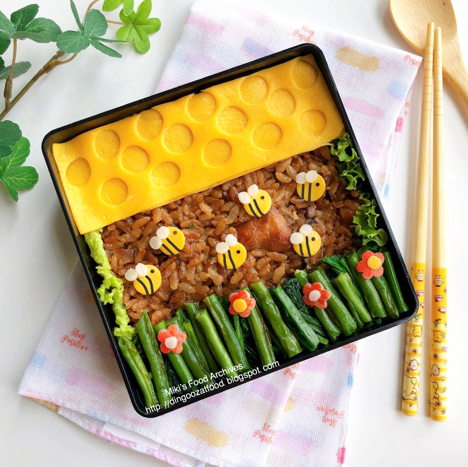 Miki's Food Archives : Bumble Bee Mushroom Chicken Rice Bento 香菇酱油鸡饭 ...