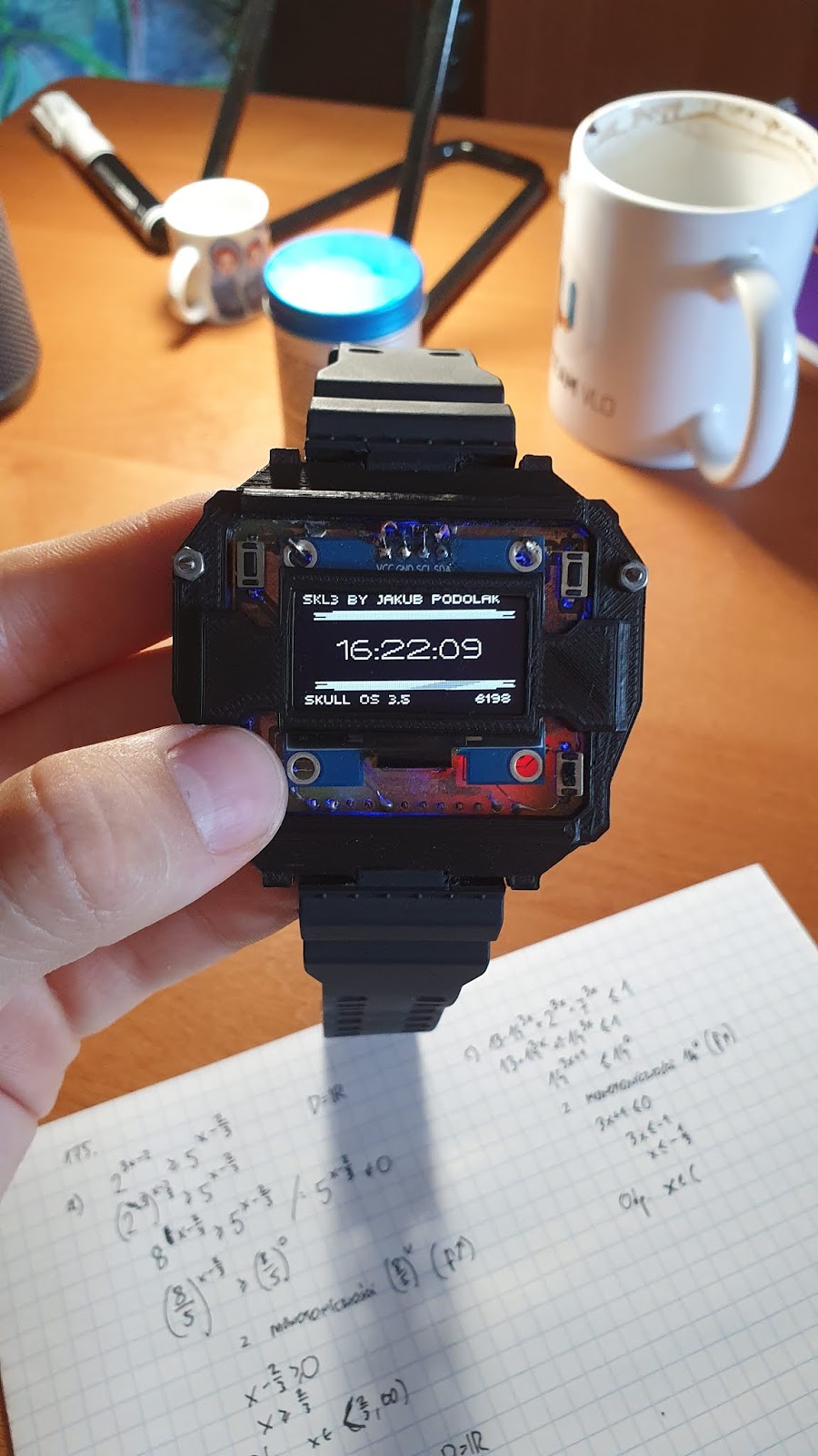 SKL3 - Cyberpunk Arduino Smartwatch with 1.3 inch OLED Display