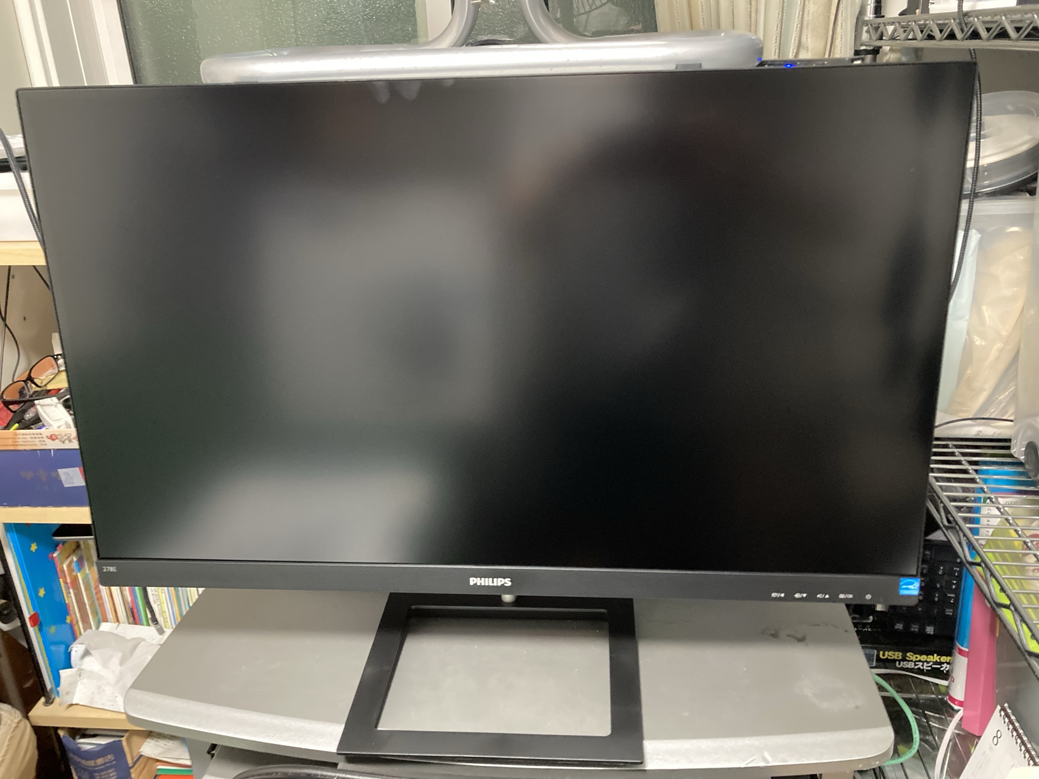 [省スペースに27インチ/4Kのディスプレイを設置する] モニターアームでパソコンデスクにPHILIPS 278Eを固定 - モニオの部屋