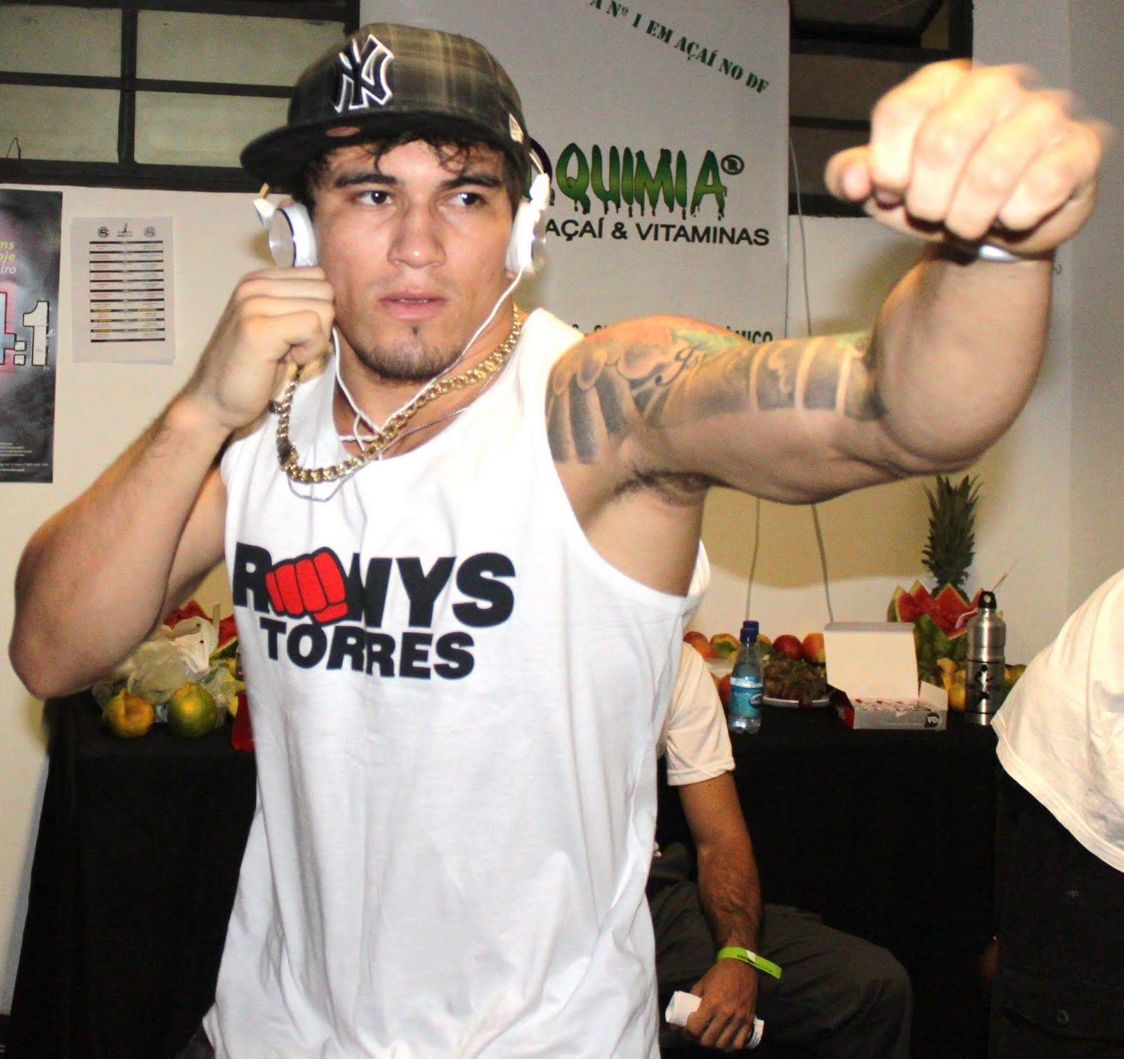 MANAUS FIGHT: NEW FIGHT COMBAT - RONYS TORRES ESTÁ FOCADO E BEM TREINADO