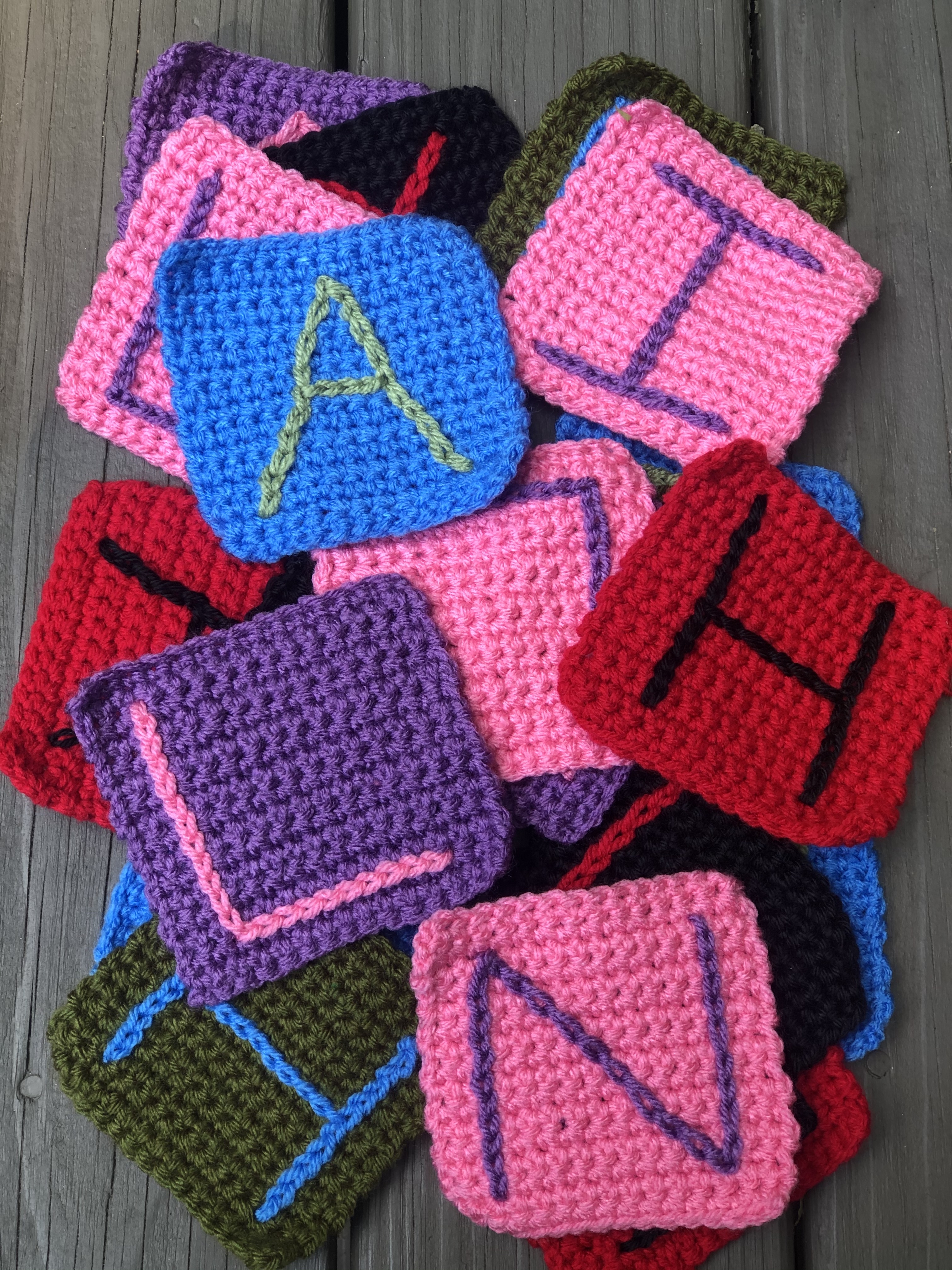 Wall Hanging Name Plates - Free Crochet Pattern!!