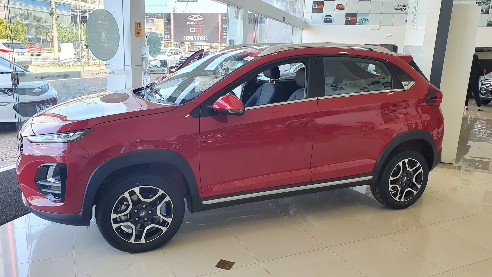 Novo Tiggo 3X Turbo Flex automático já está nas concessionárias - vídeo